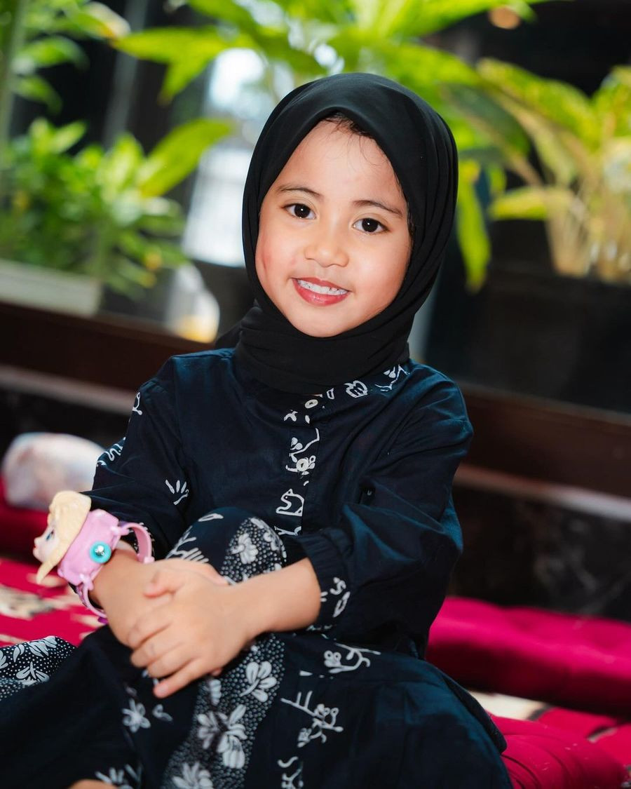 Sang Bunda Kerap Posting Baju dan Pose Seksi, Ini 8 Potret Menggemaskan ...