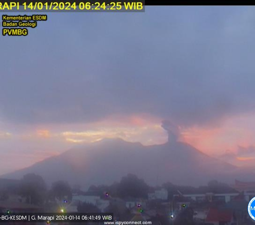 Gunung Marapi Kembali Erupsi, Semburkan Abu Vulkanik Setinggi 1.300 Meter