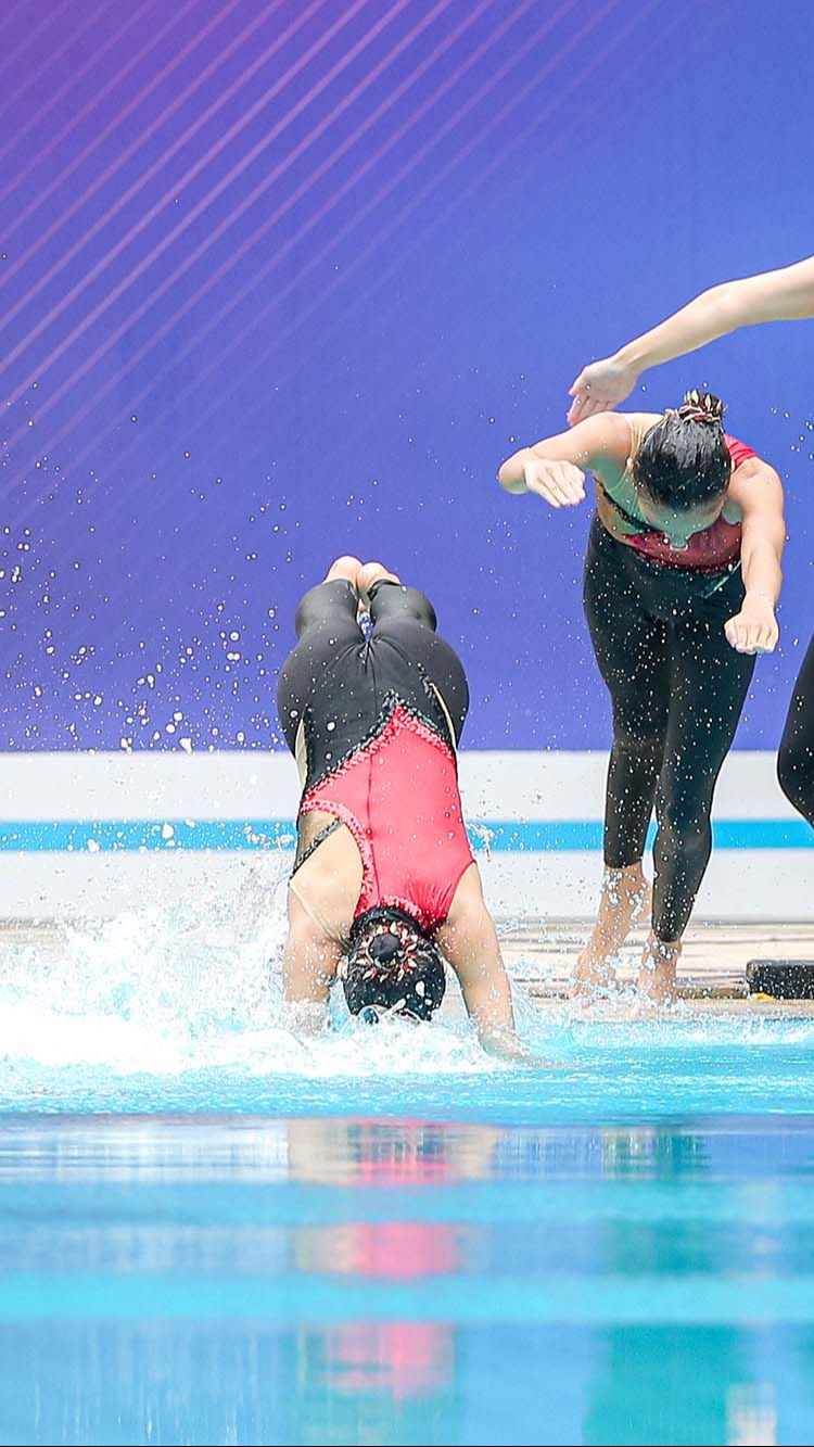 FOTO: Aksi Memesona Tim Renang Indah DKI Jakarta Jadi Pembuka Kompetisi ...