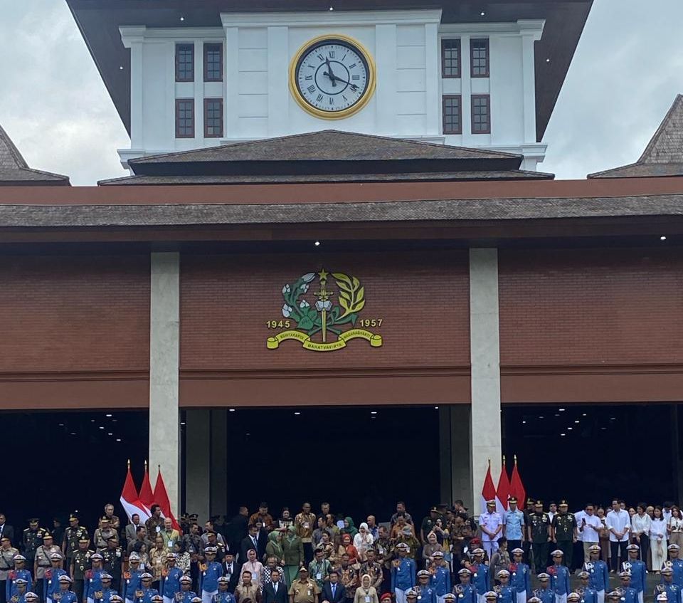 Jokowi-Prabowo Resmikan Gedung Akademi Militer, Tentara Artis Berdiri ...