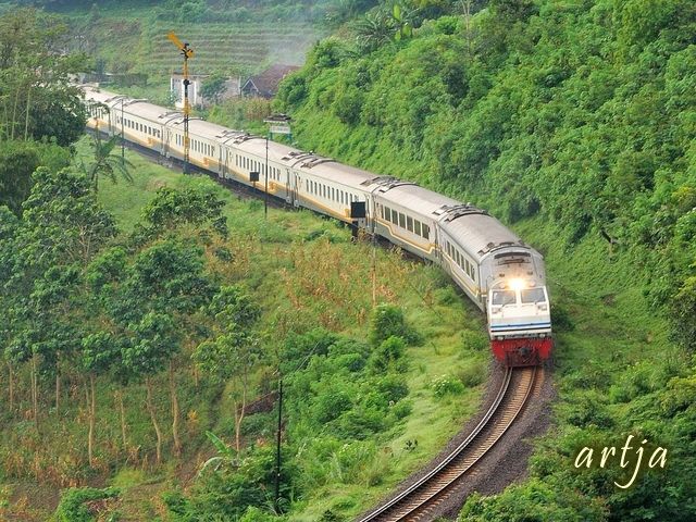 Tabrakan dengan KA Lokal Bandung, Begini Sejarah Kereta Turangga ...