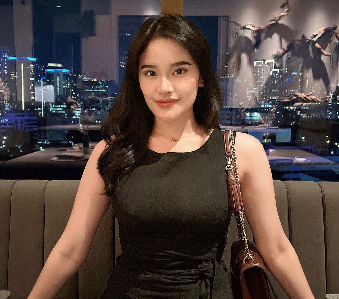 10 Pesona Adzana Ashel, Suara Bangunkan Sahur Viral Sampai Diputar di ...