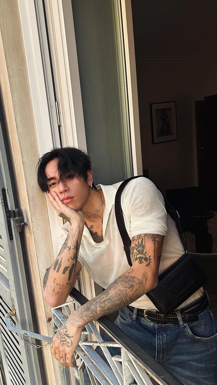 Potret DPR Ian, Rapper Korea Pakai Kaus Brand Lokal Ratusan Ribu ...