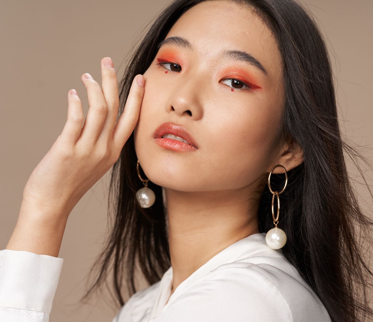 2 Cara Pakai Shimmer Eyeshadow untuk Berikan Kesan Berbeda | Dream.co.id