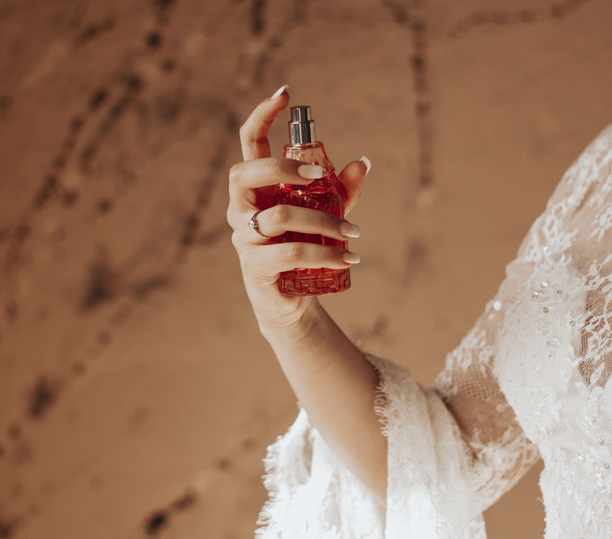 Parfum Harus Disemprotkan Pada Nadi, Kenapa Begitu? | dream.co.id