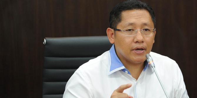 Polisi minta Anas pasang nomor pelat mobil asli | merdeka.com