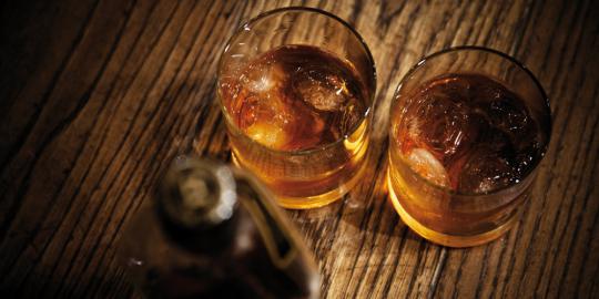 Rum: Minuman beralkohol yang dimanfaatkan sebagai obat kudis | merdeka.com