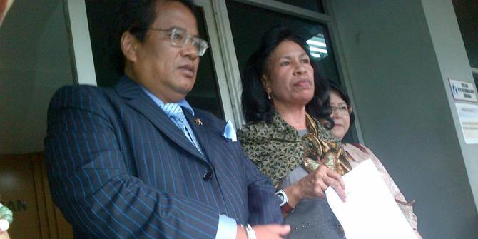 Istri Freddy Numberi mangkir dari pemeriksaan polisi | merdeka.com