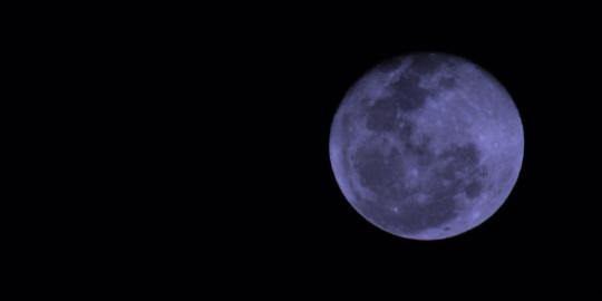 Besok bulan terlihat biru | merdeka.com