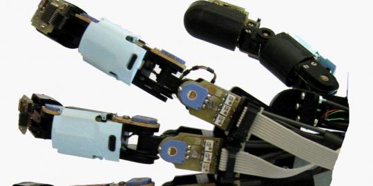 Robot kini bisa digerakkan dengan otak | merdeka.com