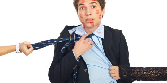 5 Tanda Kekasih Masih Mencintai Mantan Merdeka