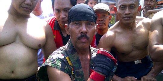 7 Aksi 'gila' Kopral Subagyo, prajurit TNI terkuat! | merdeka.com