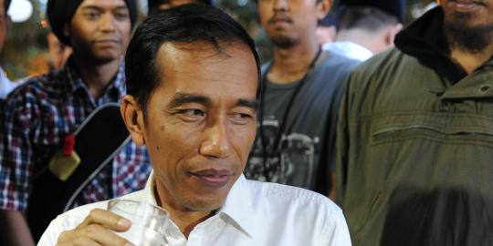 Jokowi jadi saksi nikah putra Wali Kota Jakarta Pusat | merdeka.com Jokowi jadi saksi nikah putra Wali Kota Jakarta Pusat | merdeka.com