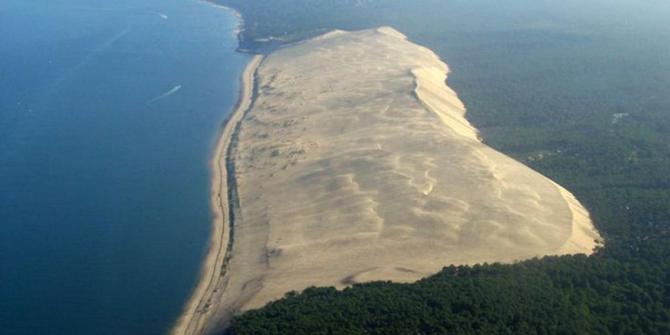 Cerita bukit pasir yang bisa 'berjalan' | merdeka.com