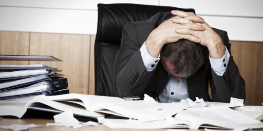 Kenali 8 tanda kebanyakan bekerja! | merdeka.com