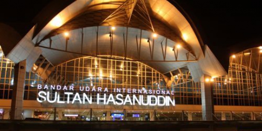 5 Bandara Indonesia yang mampu daratkan pesawat raksasa | merdeka.com