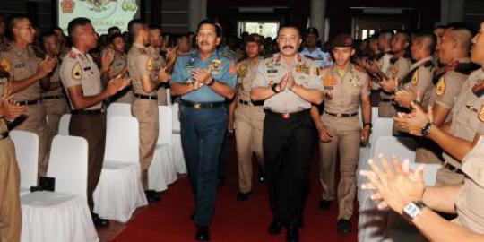Panglima TNI enggan buka-bukaan soal calon penggantinya | merdeka.com Panglima TNI enggan buka-bukaan soal calon penggantinya | merdeka.com