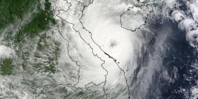 Badai tropis tertangkap kamera NASA tengah menuju Vietnam | merdeka.com