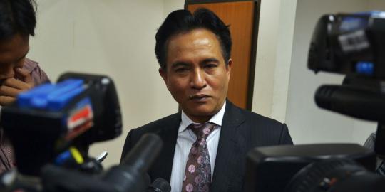 Yusril: MK jangan kaku anggap putusan final padahal ada suap | merdeka.com Yusril: MK jangan kaku anggap putusan final padahal ada suap | merdeka.com