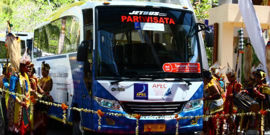 Promosikan BBN, Pertamina sumbang bus APEC | merdeka.com