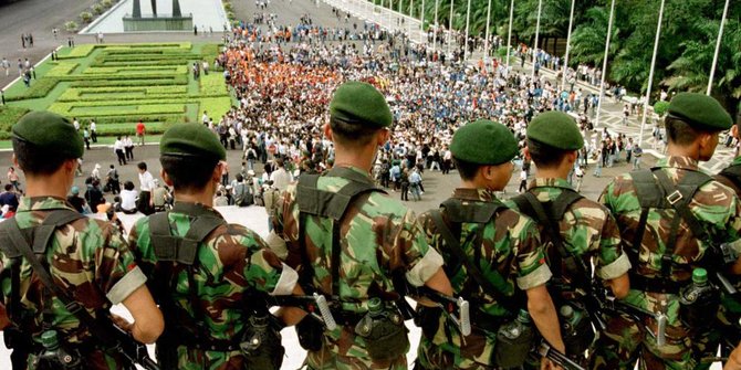 1998, momentum keruntuhan Prabowo sang bintang terang TNI | merdeka.com
