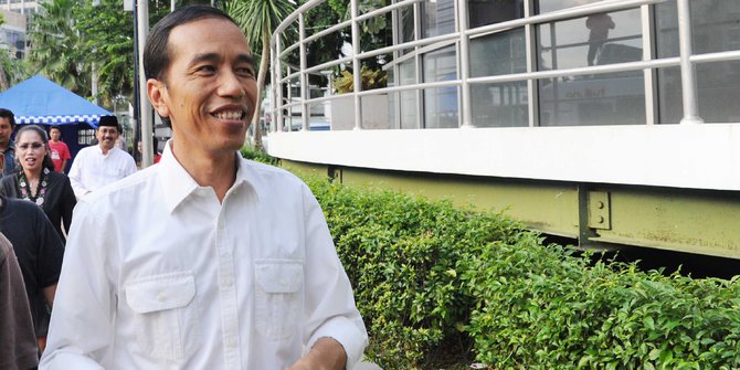 Ini alasan Jokowi selalu gunakan kemeja putih | merdeka.com