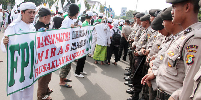 Sweeping tanpa pengawalan, FPI geruduk tempat karaoke di Serang ...