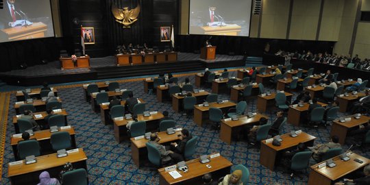 50 Anggota DPRD Bandung resmi dilantik | merdeka.com