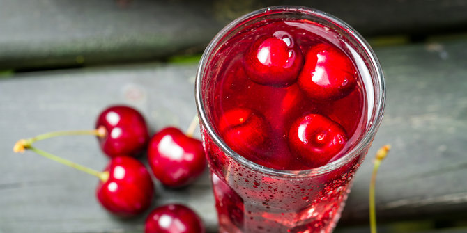 Minum jus ceri, cara enak agar cepat tidur | merdeka.com