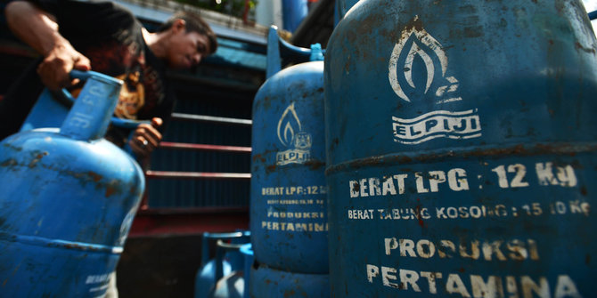 Di balik operasi senyap Pertamina naikkan harga gas 12 kg | merdeka.com