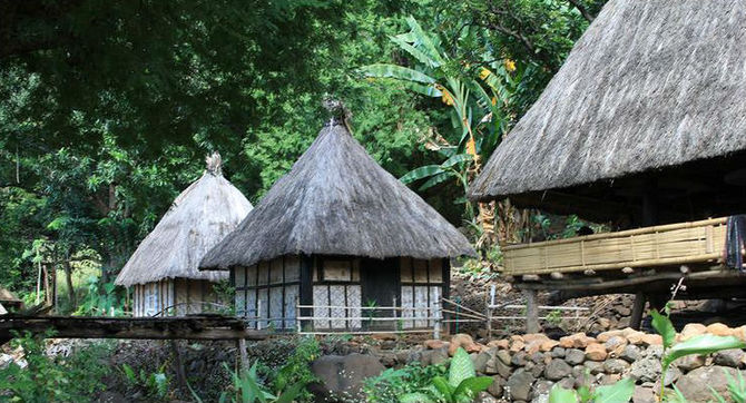 Menyentuh langsung tradisi kampung tradisional Desa Takpala | merdeka.com