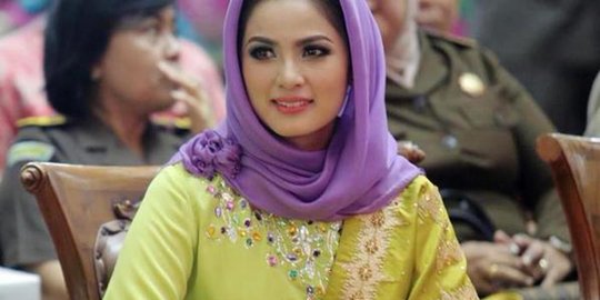 Istri-istri cantik para pejabat yang bikin kagum | merdeka.com