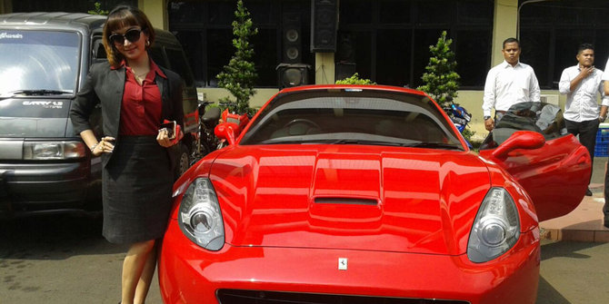 Roro Fitria: Polisi bilang saya tak terlibat bisnis esek-esek | merdeka.com