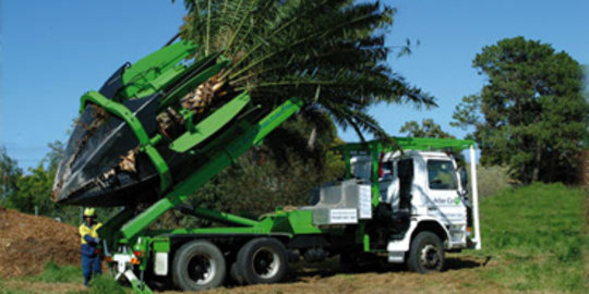 Pakai alat ini, cabut pohon sampai akar jadi semudah cabut rumput