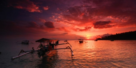 Kamu suka melihat sunset? Ini 10 spot sunset terbaik di Indonesia ...