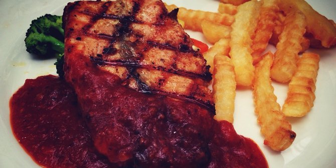 5 tempat makan steak recommended di Bandung | merdeka.com