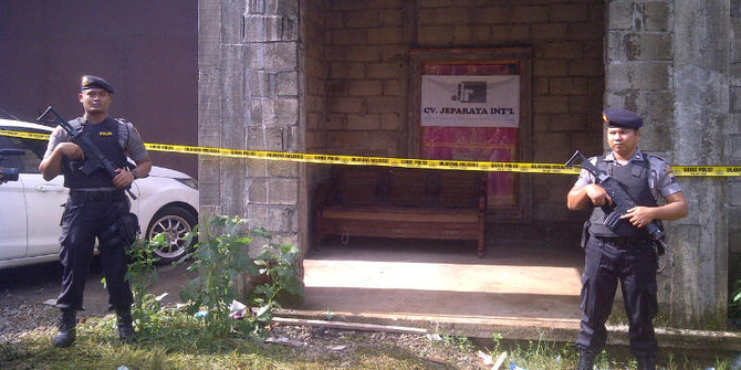 Lokasi penggerebekan narkoba di Jepara jadi tempat 'wisata' warga | merdeka.com