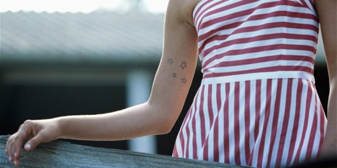 Kenapa kepala jadi pusing saat lihat pola bergaris? | merdeka.com