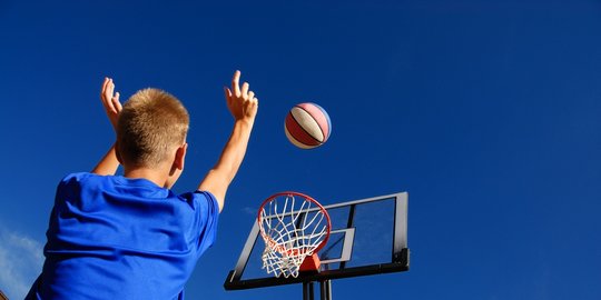 Strategi menang main basket, pelajari dulu posisi pemain dalam tim ...
