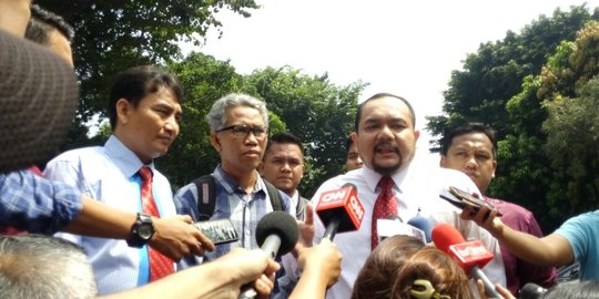 Diperiksa Polda Metro Jaya, Buni Yani bawa bukti video pidato Ahok ... Diperiksa Polda Metro Jaya, Buni Yani bawa bukti video pidato Ahok ...