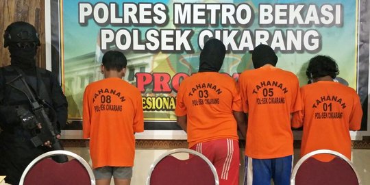 Kronologi Jakmania tewas diduga dikeroyok Viking di Cikarang | merdeka.com Kronologi Jakmania tewas diduga dikeroyok Viking di Cikarang | merdeka.com