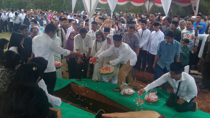 Cerita Fahri Hamzah, AM Fatwa & Amien Rais sehari jelang Soeharto ...