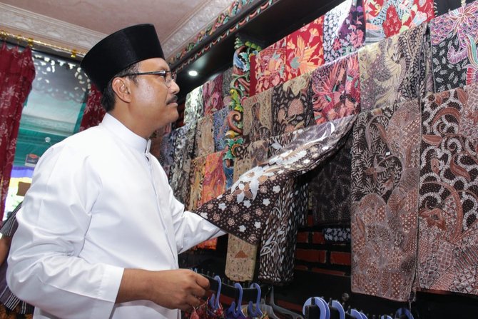 Sapa sentra batik tulis Sumenep, Gus Ipul komitmen bantu perekonomian ...