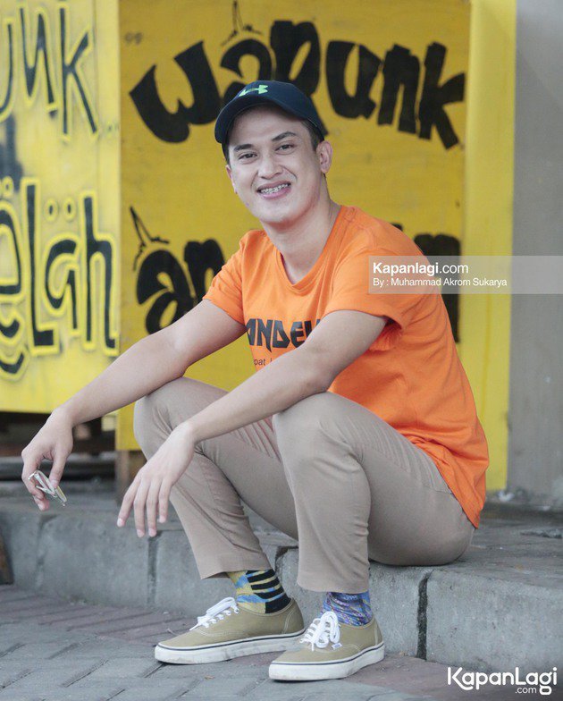 Penyanyi lagu hits 'butiran debu' kini jadi pelayan kafe, benarkah itu ...