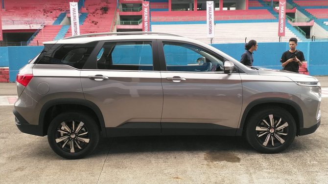Fitur Sunroof-Panoramic Identik sebagai SUV Premium