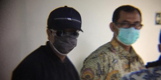 Romahurmuziy Sempat Berusaha Kabur Saat OTT KPK | merdeka.com Romahurmuziy Sempat Berusaha Kabur Saat OTT KPK | merdeka.com