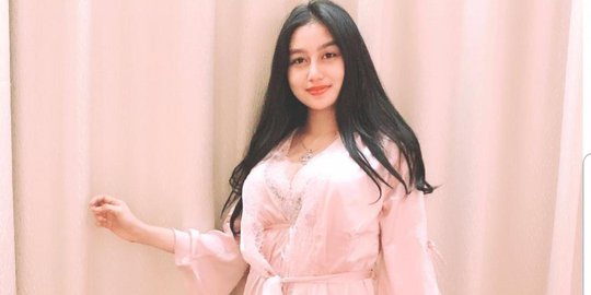 Mobil Pamela Duo Serigala Ditabrak, Begini Ceritanya | merdeka.com