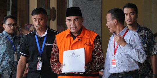 KPK Perpanjang Penahanan Bupati Nonaktif Jepara | merdeka.com KPK Perpanjang Penahanan Bupati Nonaktif Jepara | merdeka.com