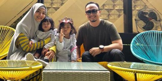 Pernah Gagal, Artis Cantik Ini Akhirnya Dinikahi Pria Kaya | merdeka.com