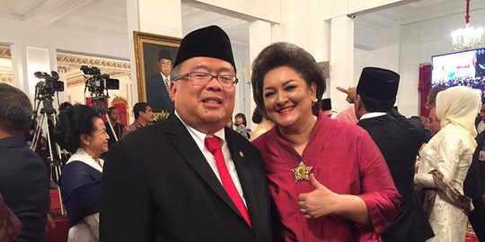 Cantiknya Penampilan Istri Para Menteri Saat Pelantikan | merdeka.com